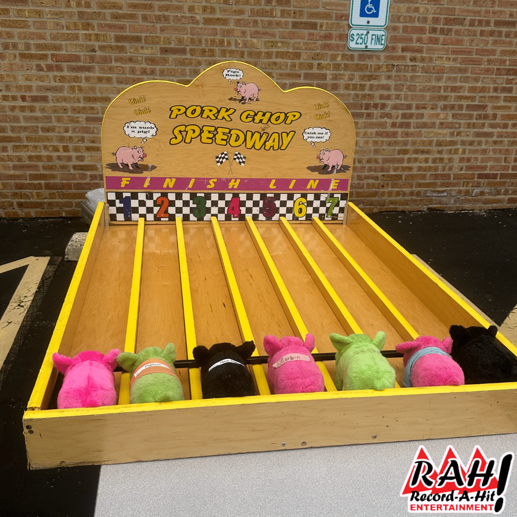 Piggy Race Table Top Carnival Game – Wood | Record-A-Hit Entertainment
